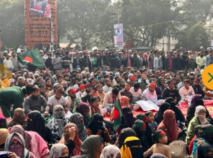 যমুনা ও সংসদ ভবন ঘেরাওয়ের হুঁশিয়ারি ইনকিলাব মঞ্চের - Ajker Paper BD